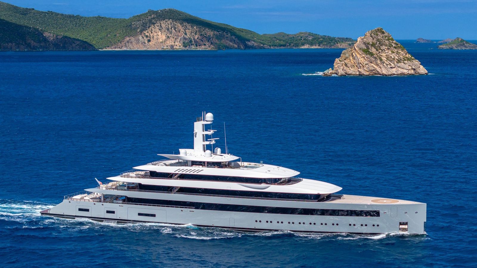 MOONRISE yacht for sale (Feadship, 99.9m, 2020)